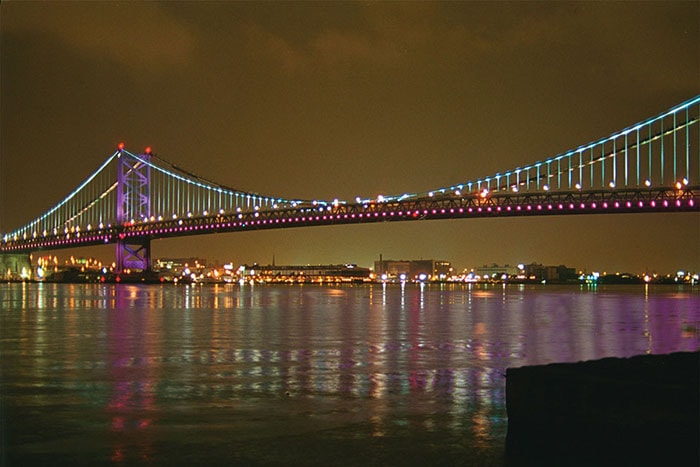 Hoan Bridge | Color Kinetics