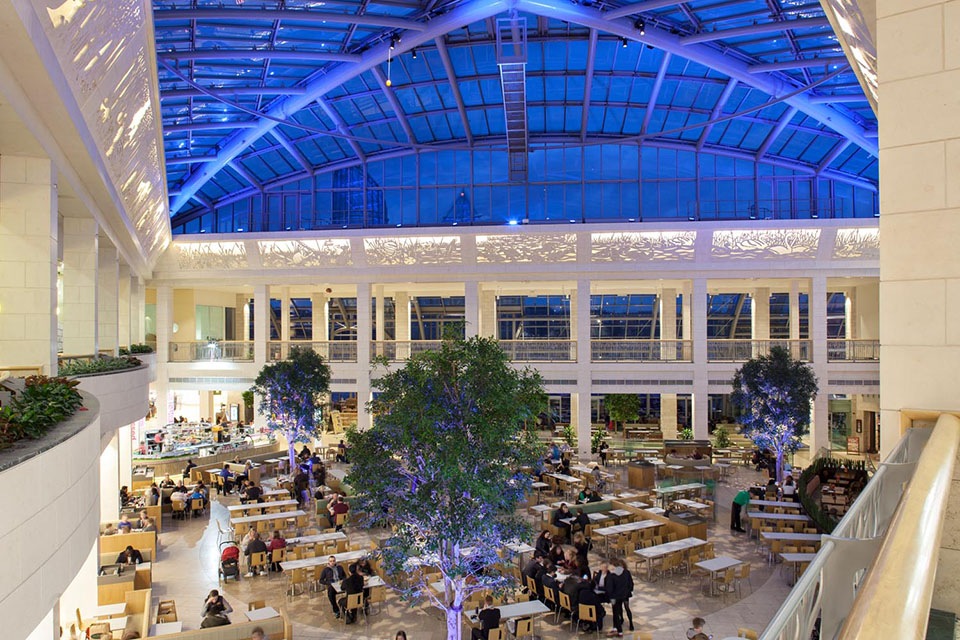 Bluewater Shopping Centre Greenhithe, Kent, England, UK | Color Kinetics