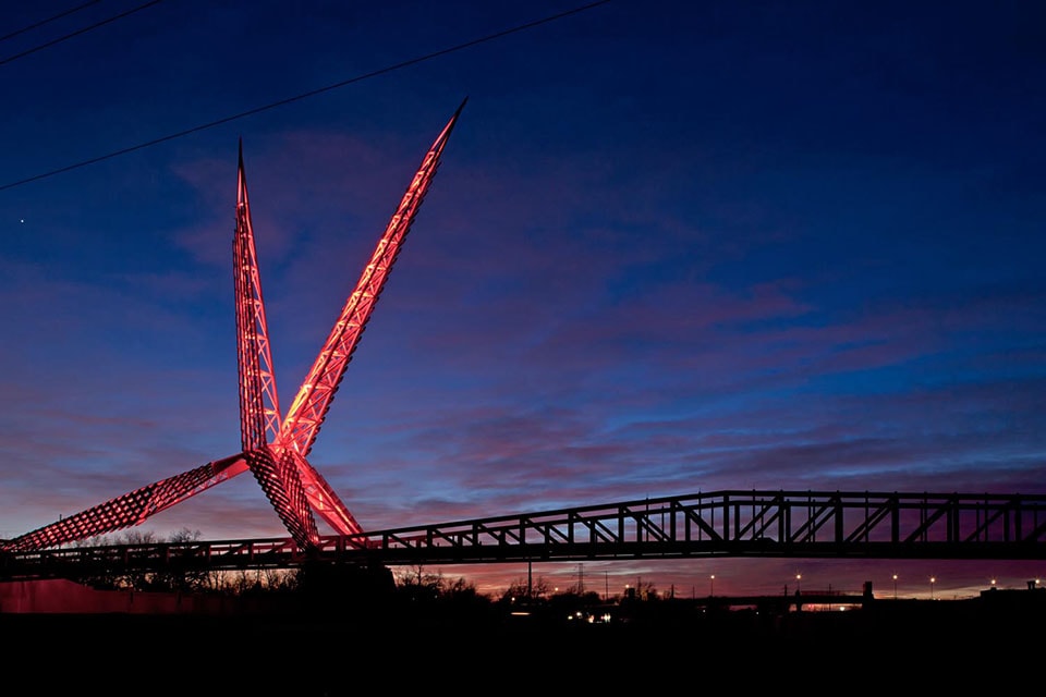 Skydance Bridge Oklahoma City, Oklahoma, USA | Color Kinetics