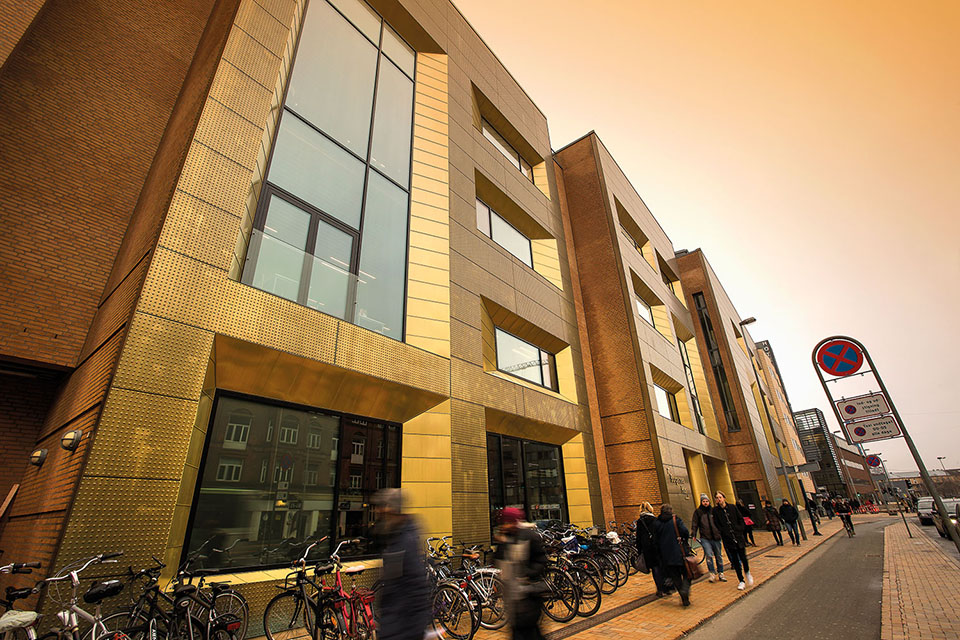 Building Facade Color Kinetics We Love To Show You The Possibilities