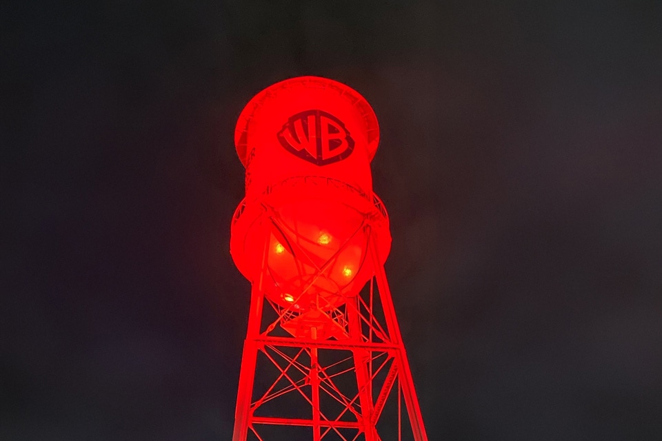 Warner Brothers Water Tower Cartoonatics: Yakko On The Warner Bros.